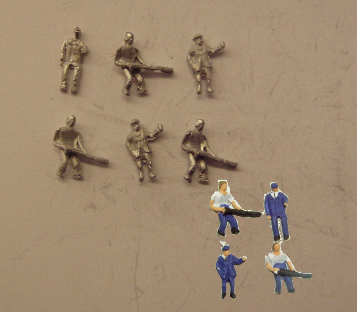 A146 (1) Loco crew (driver / fireman) (3) - N GAUGE - – PD Marsh Models