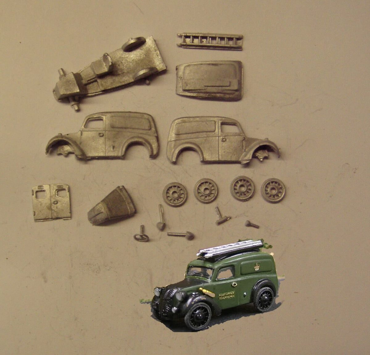 PW41 (4) GPO Engineers Morris Z van (Intro 1940) - OO GAUGE - – PD ...