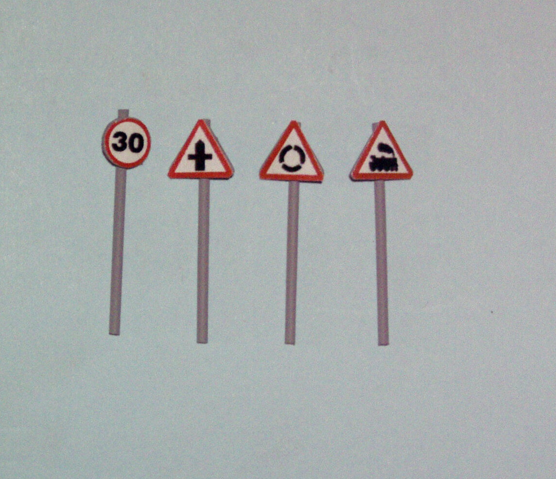 Z20 Road Signs (4 with different signs) - OO GAUGE - – PD Marsh Models
